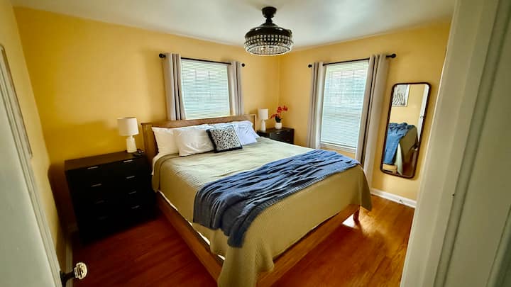 Good Vibes House - Evansville, IN