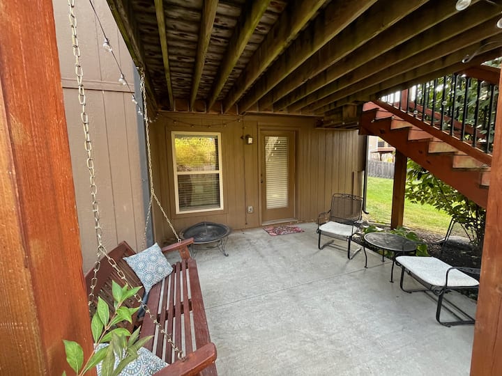 Charlotte Street Retreat - Kansas City, MO