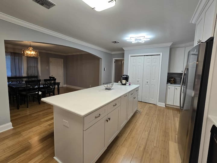 Relative Retreat - A Home Away From Home. - Zoosiana, Broussard