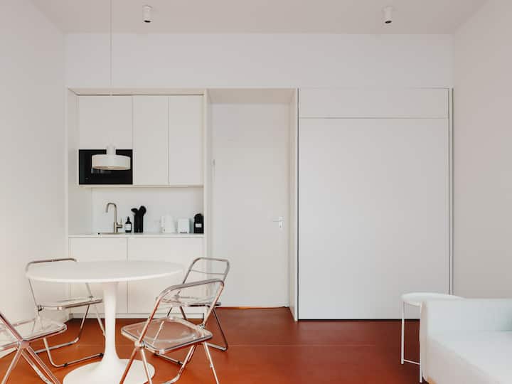 Ruby & Indigo - Architectural Hideaway - Berlin