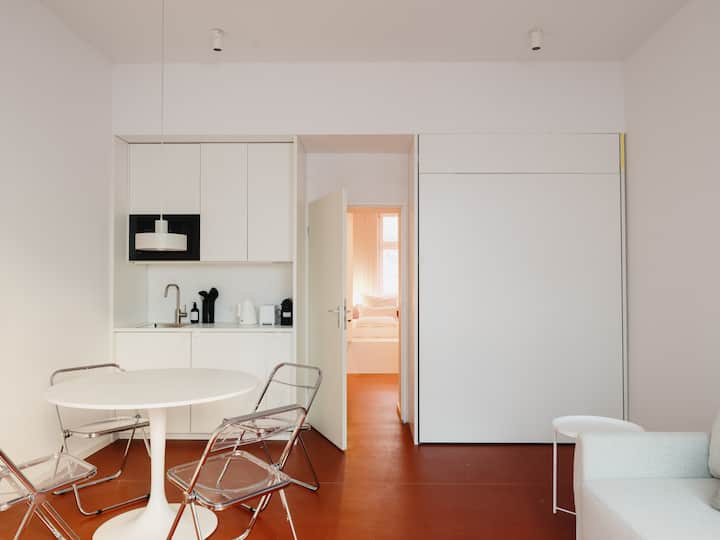 Ruby & Indigo - Architectural Hideaway - Berlin