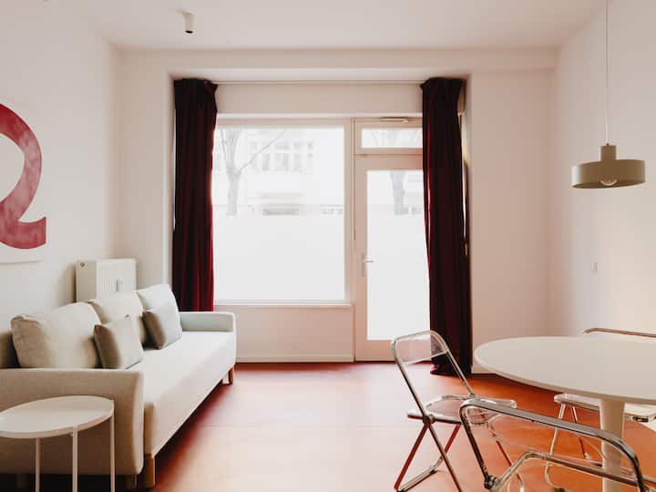 Ruby & Indigo - Architectural Hideaway - Berlin
