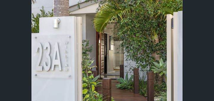 Walk To Waves - Caloundra