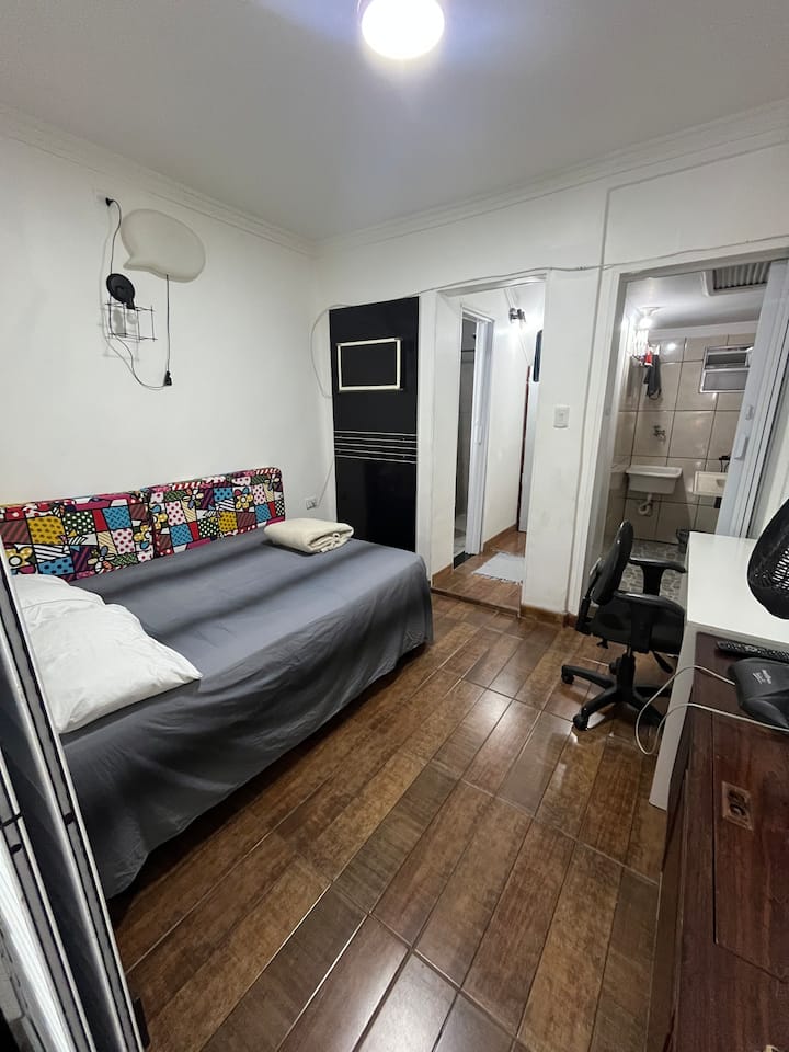 Microcasa Privativa Em Osasco: Suíte Com Cozinha - Osasco