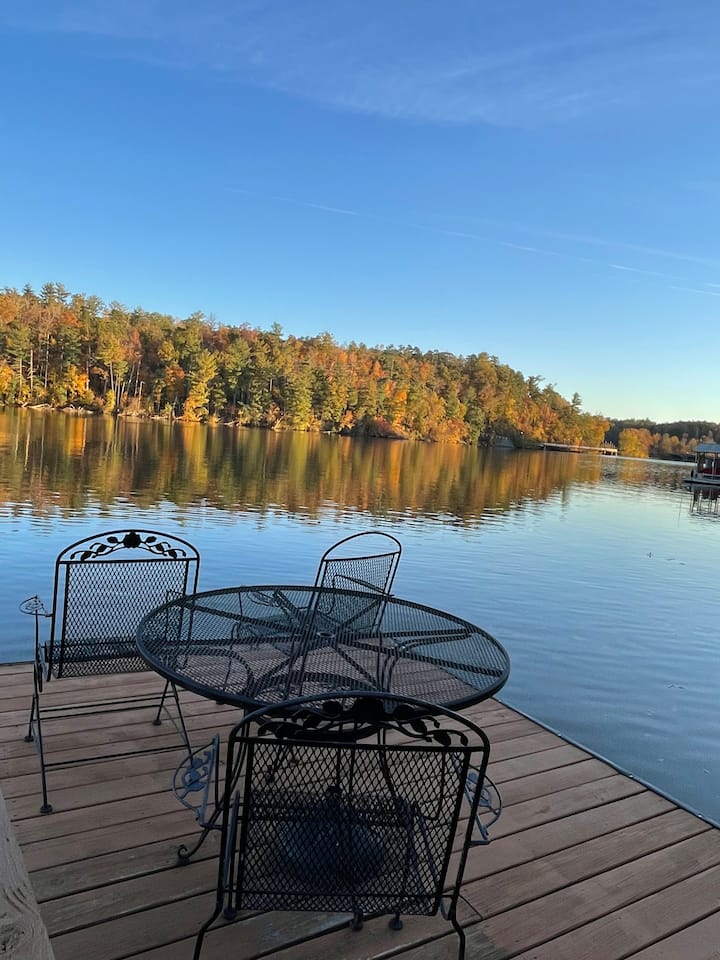 Lakefront Serenity - Hickory, NC