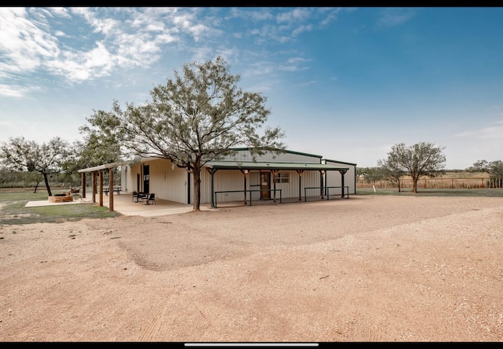 Woody’s Lake Alan Henry Barndo Getaway - Lake Alan Henry, Justiceburg