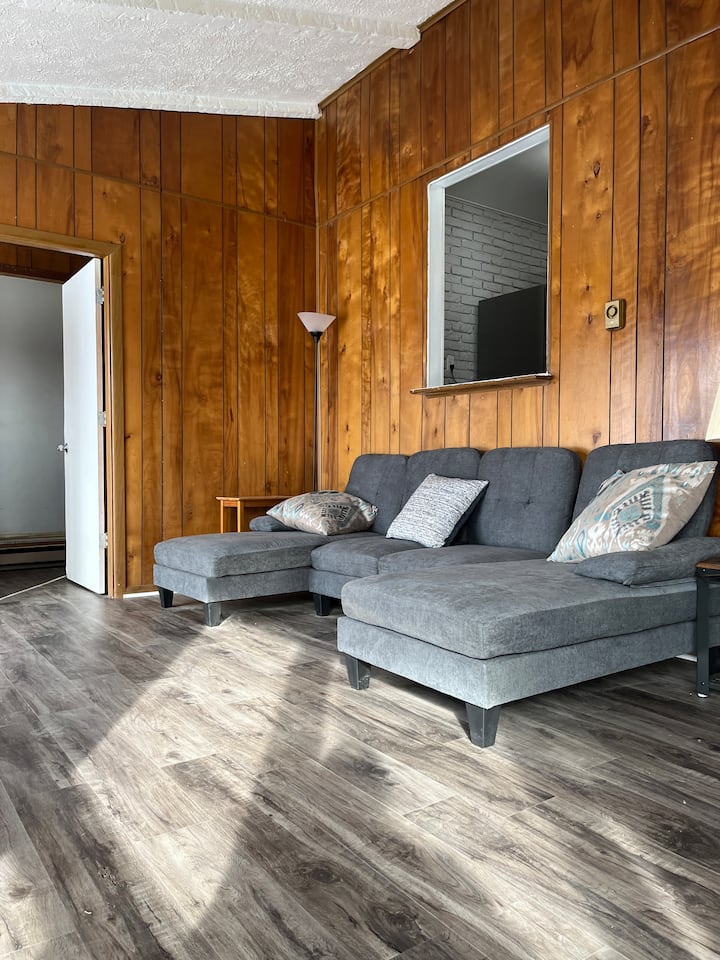 Beautifully Renovated Spacious Home In Mishawaka - Mishawaka, IN