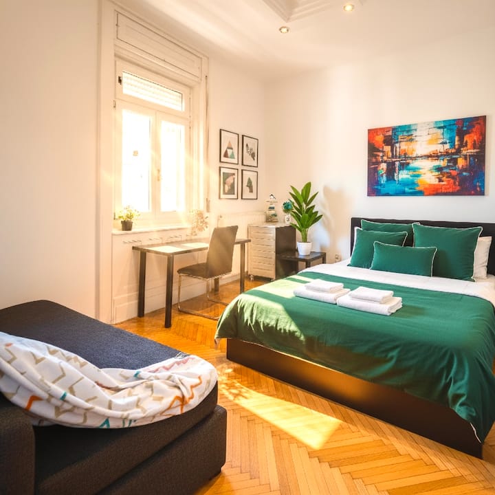 Ocean's 12 Downtown - Rooftop Sky Terrace - Budapest