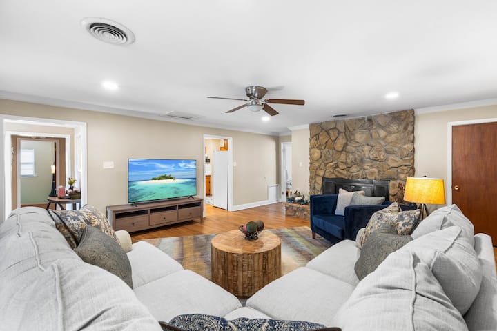 The Work & Rest House - 3 Bedrooms Sleeps Seven. - Abilene, TX