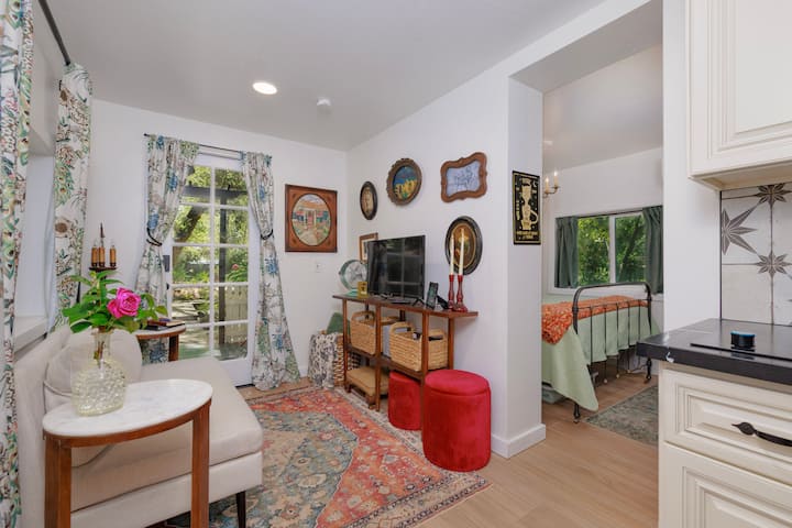 Modjeska’s Haunted Manor Guesthouse - Lake Forest, CA