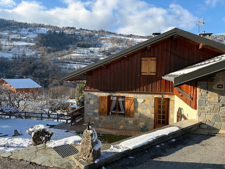 Maison De Village Spacieuse - Moutiers