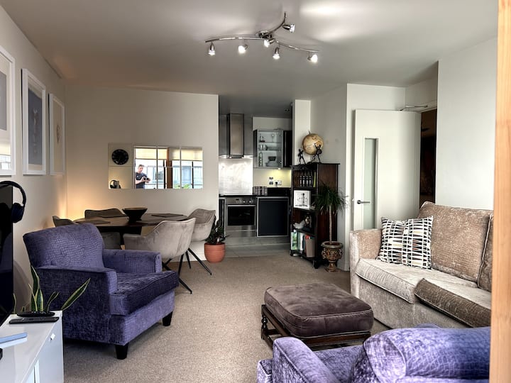 Contemporary, Comfortable One Bed In Grand Canal. - Dublin