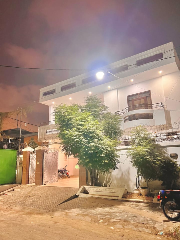 3bhk Family Friendly, Ac, Tv, Wifi, Peaceful - Karachi