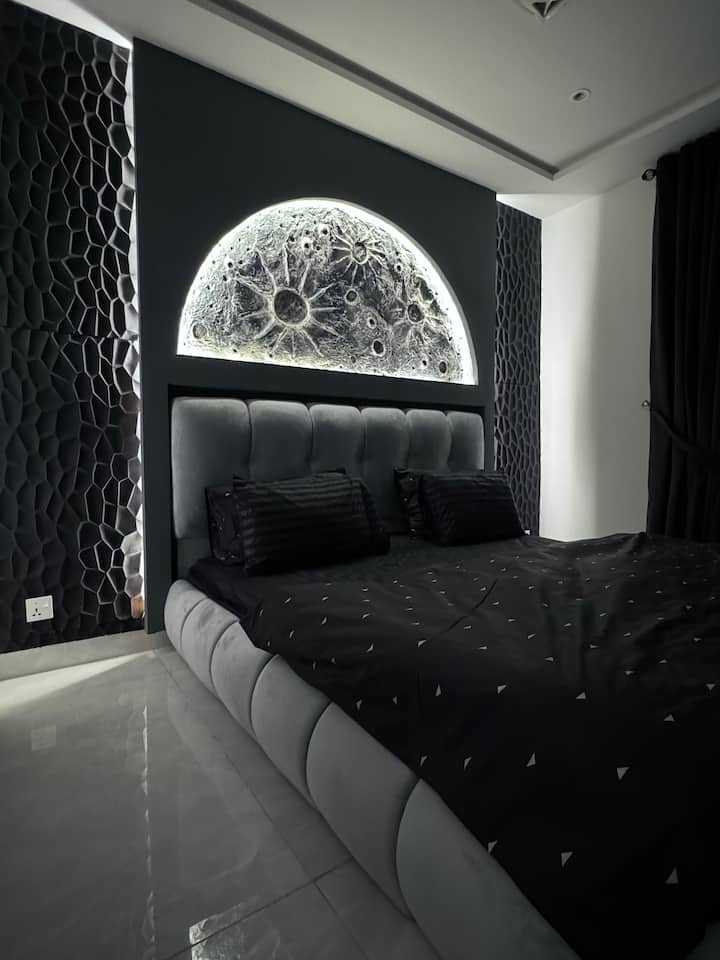 Eclipse | 1br | Self-checkin | Pool | Gulberg - Punjab