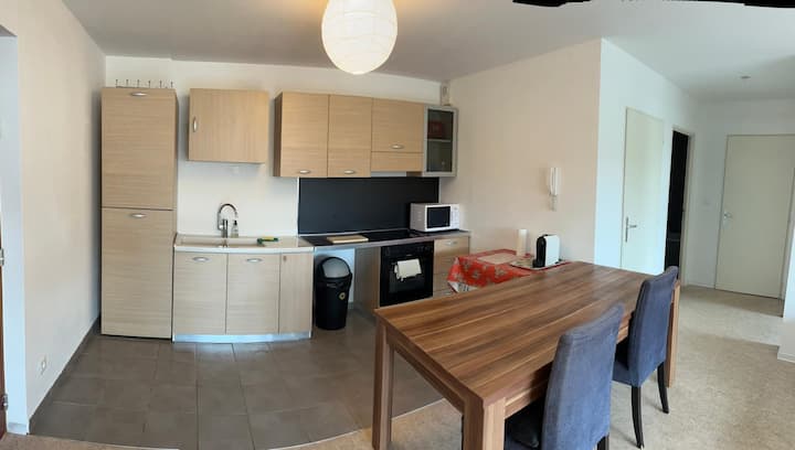 Concorde - 2 Bed Apartment Micropolis Besançon. - Besançon