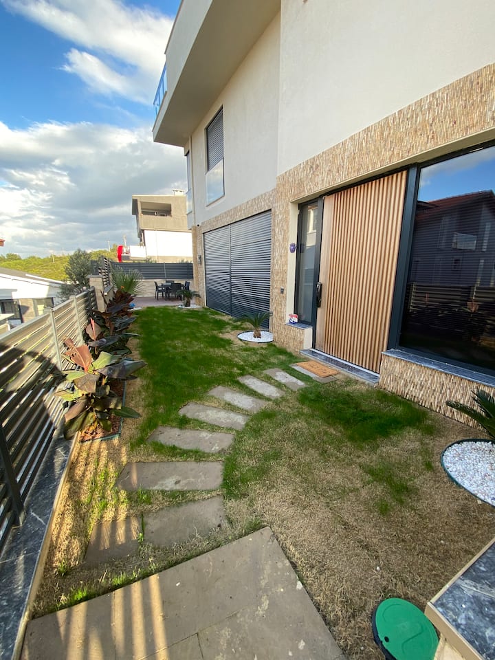 Urla'da Müstakil Havuzlu Lüks Villa - Urla