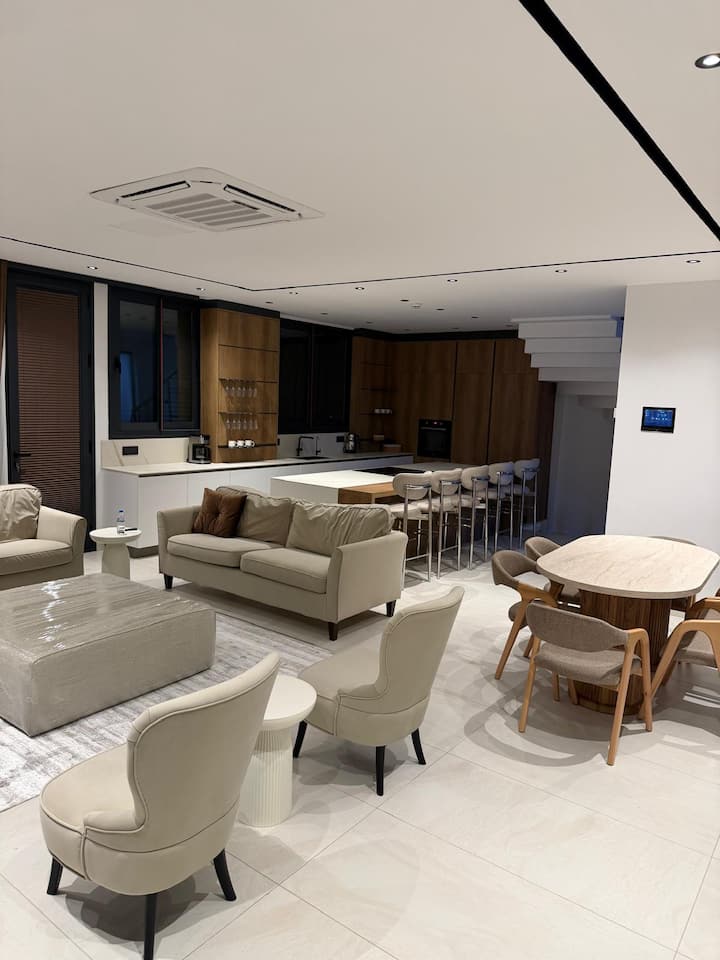 Urla'da Müstakil Havuzlu Lüks Villa - Urla