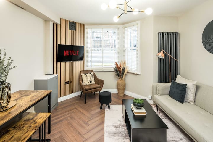 Boutique Fulham Garden Flat • Private Entrance - Earls Court