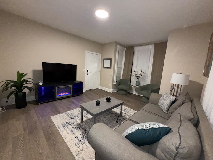 Cozy Lux / 1-2 Bedroom - Providence, RI