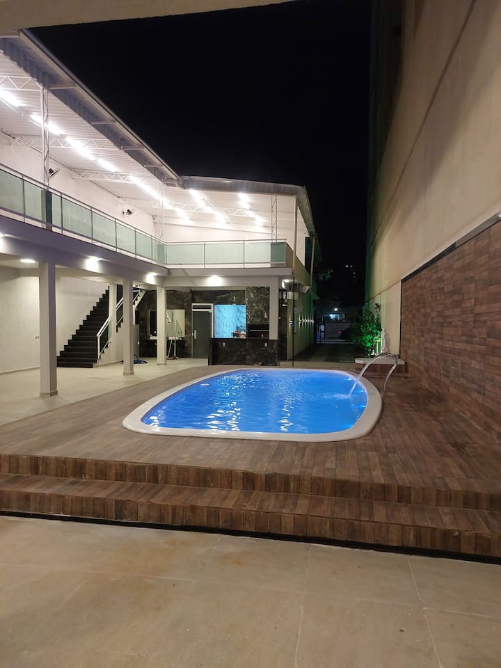 Excelente Espaço Com Piscina E Churrasqueira. - Nova Iguaçu