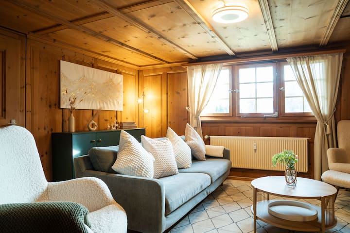 Schneesicher / Ski / Berge / Familie / Luminastays - Obersaxen