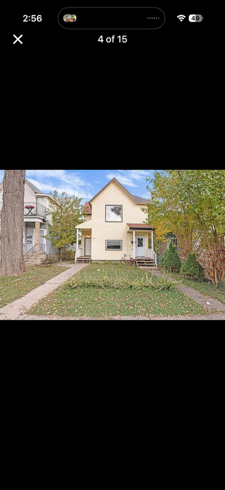 Cozy 3-bedroom Home In Central Windsor | 1 Bath - Windsor