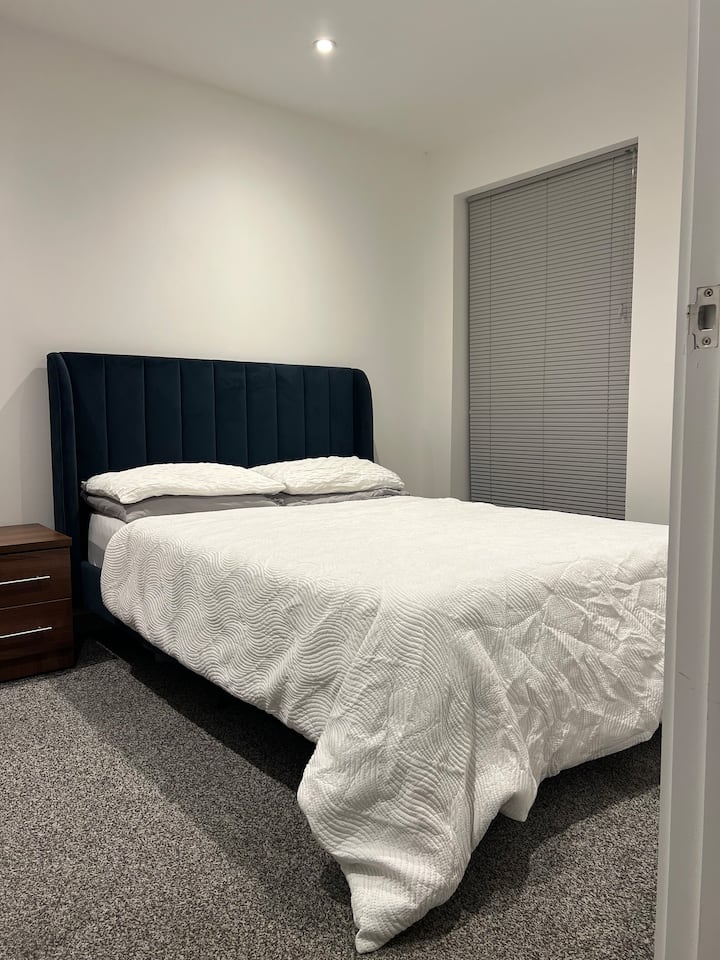 Very Clean And Modern Room - 