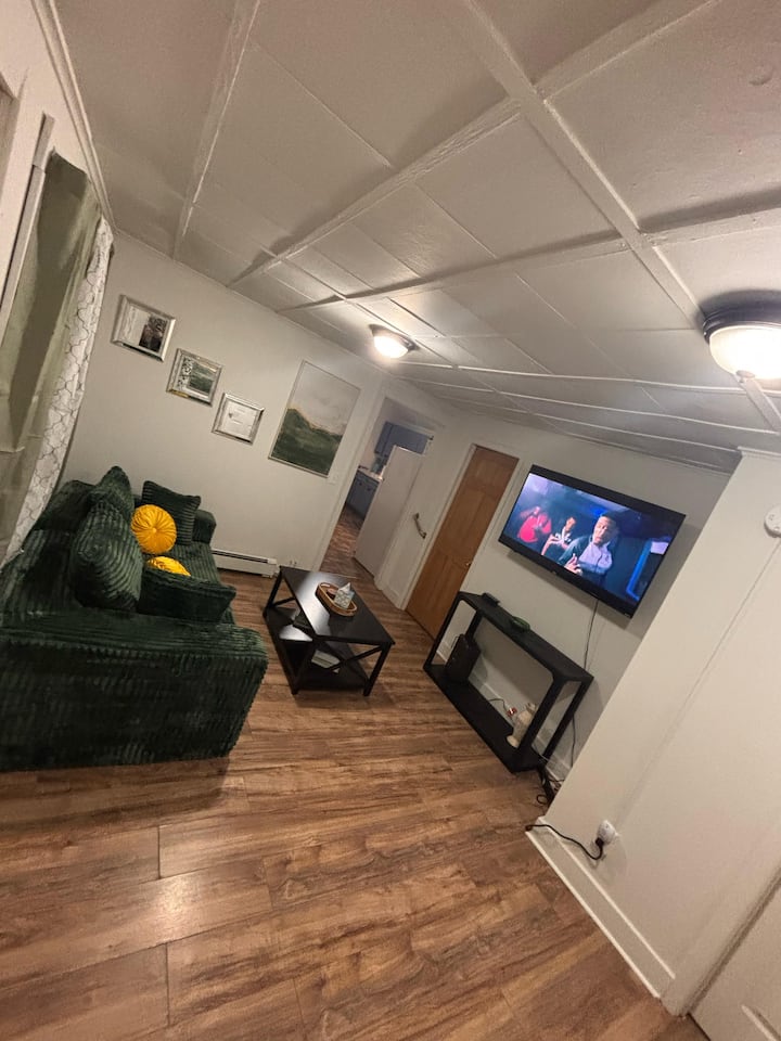 Fresh, Modern Comfort! Easy Access To Ski Areas - Rutland, VT