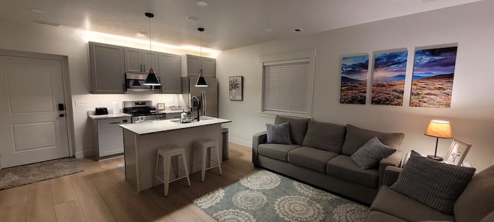 Brand New Basement Retreat - Payson, UT