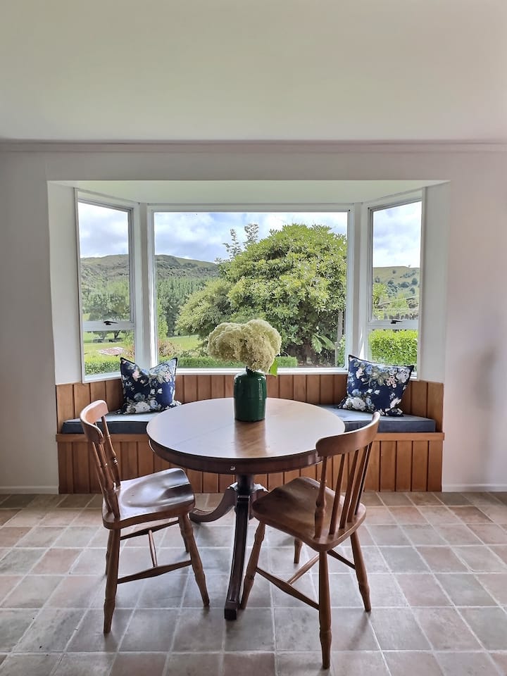 Ngarakau | Farmhouse River Retreat - Pahiatua