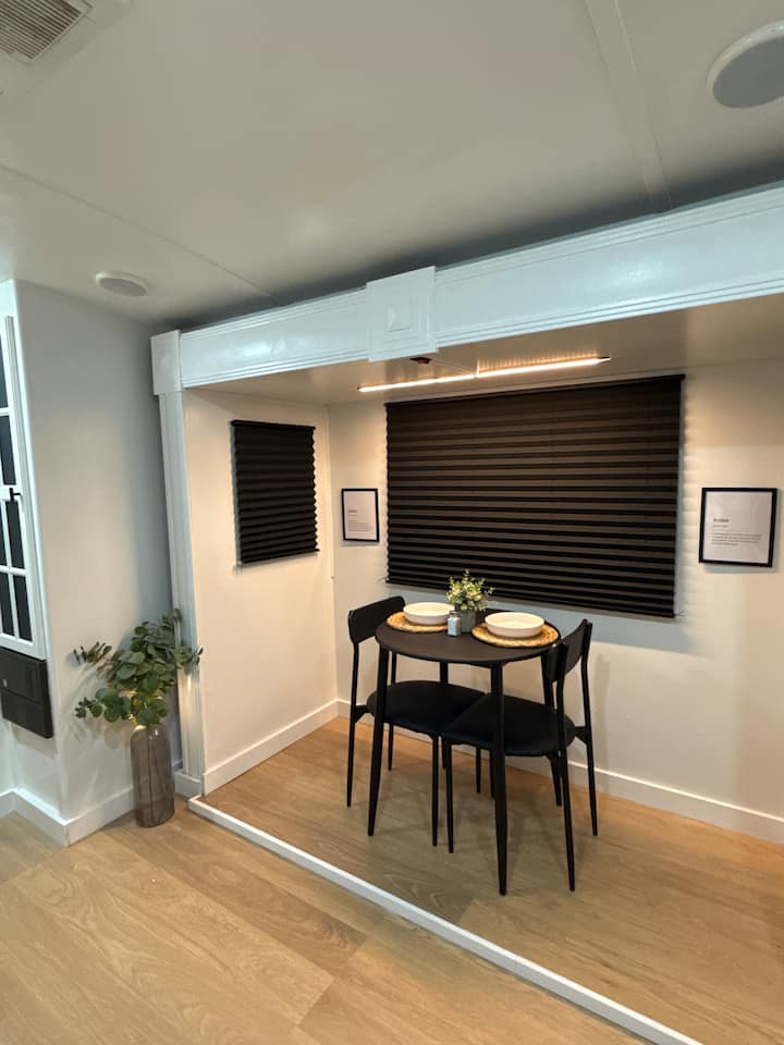 Casa Boho Camper
Close To Downton And Busch Garden - 