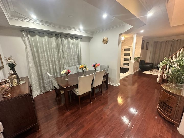 The Best Home Away From Home - Bolton, ON, Canada