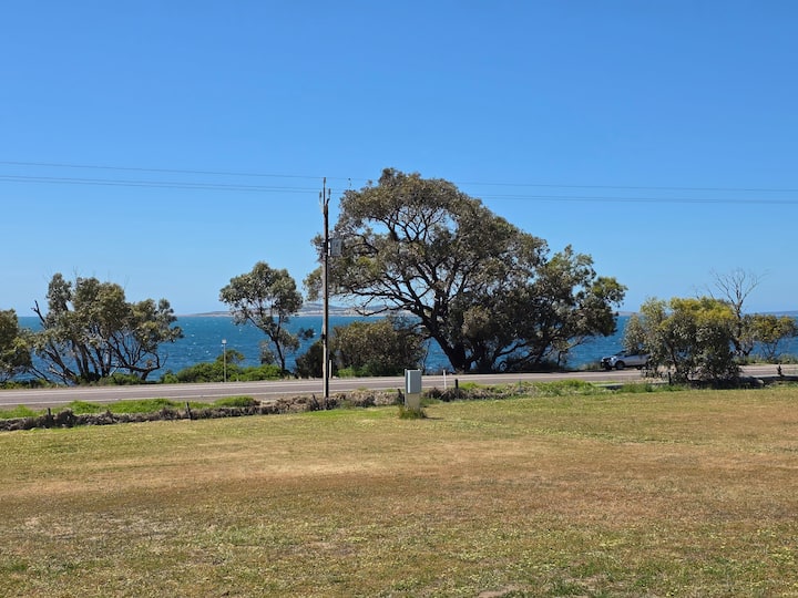 Tiatukia Beach House 
Is The Special Place To Stay - Port Lincoln