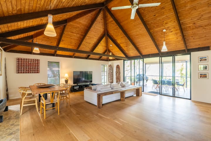 Sand Track - The Beachfront Retreat - North Stradbroke Island