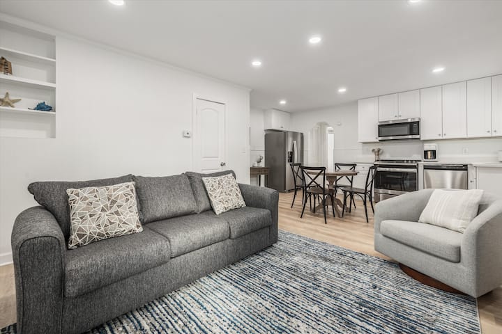 New 1bd | Steps To Lake Michigan | Launch Discount - Michigan City, IN