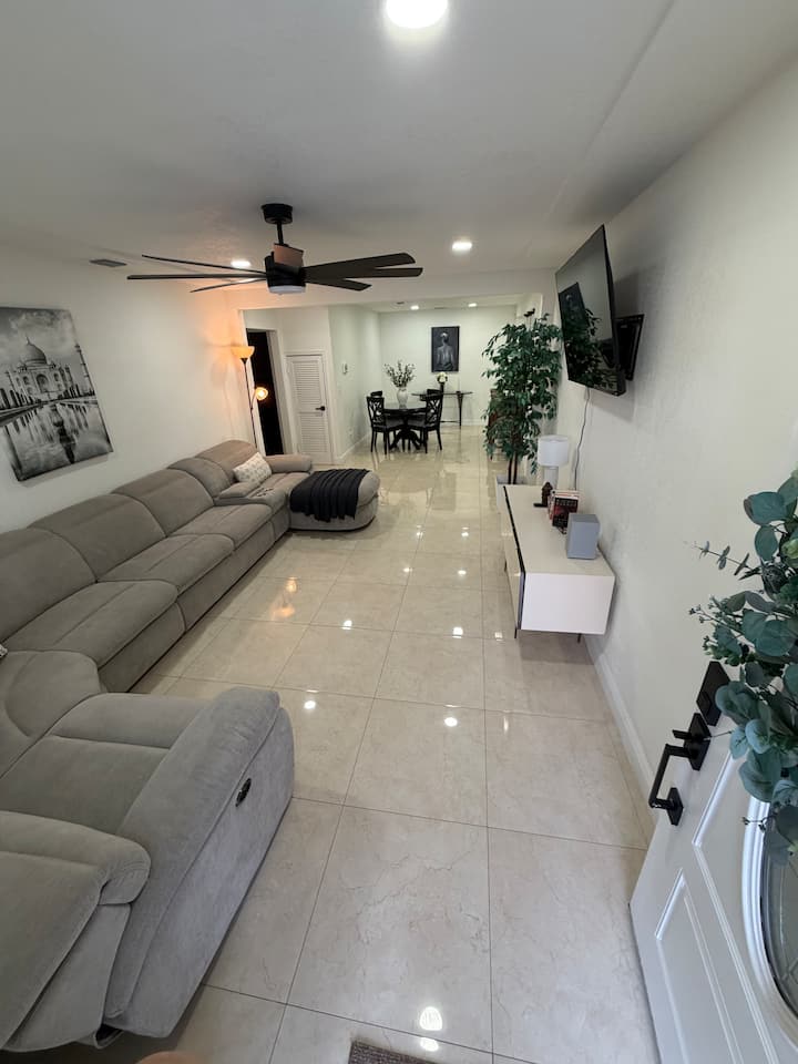 Stylish Stay Near Downtown - Tampa