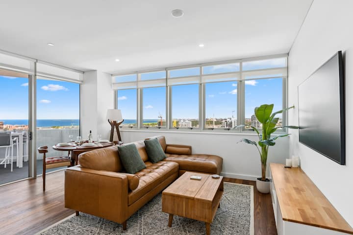 Cityview Escape—poolside Living Near Cbd & Beach - Wollongong