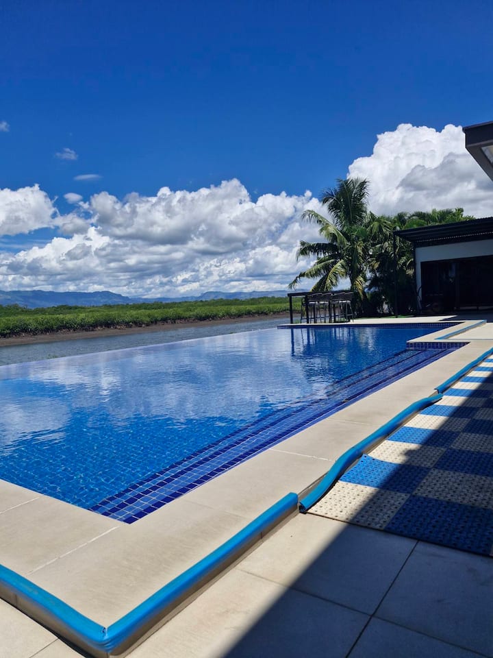 7br Riverfront Villa | Private Pool| Boat Pontoon - Nadi