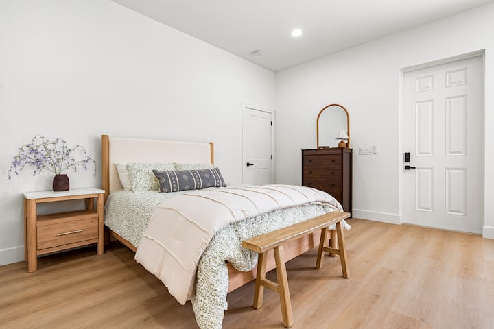 The Pearl • High-end & Near The Sand - Bradenton, FL