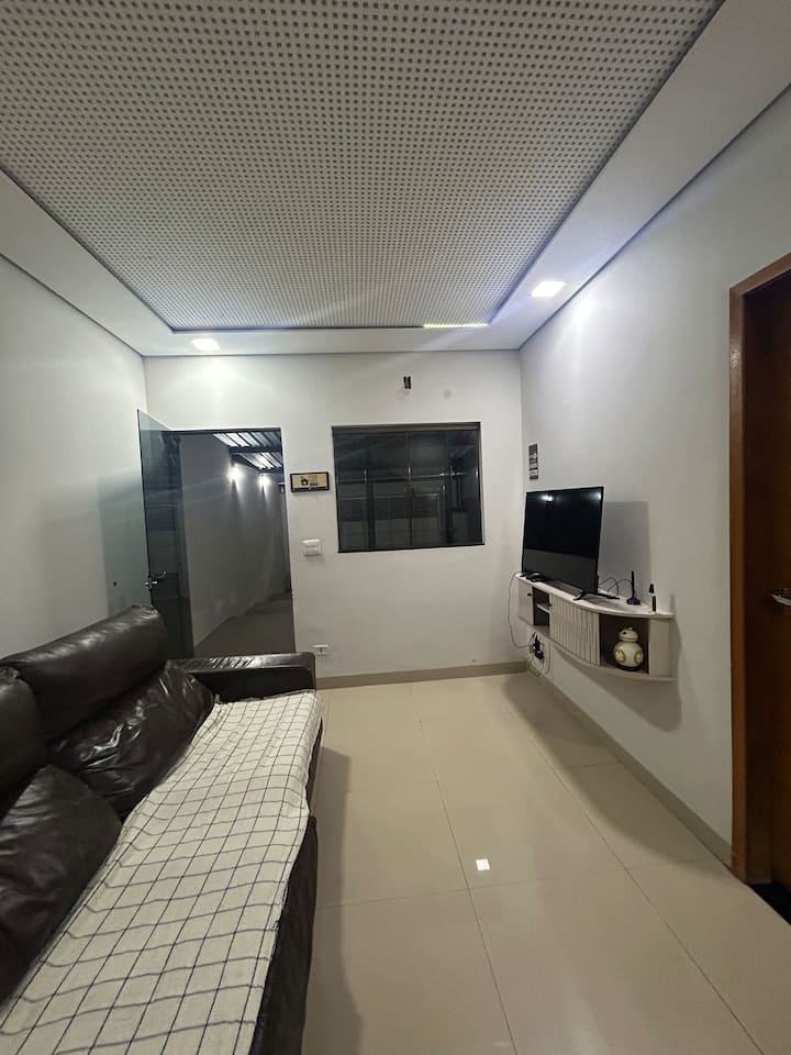 Sobrado P/ 4 Ar E Garagem  Próx. Hosp. Regional - Campo Grande