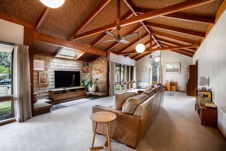 Escape To The Beach, Grass Area, Large Open Home - Ocean Grove