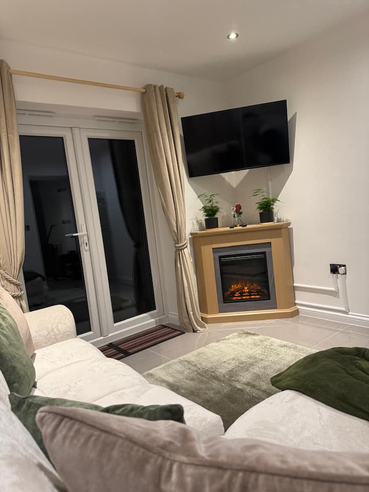 The Friendly Fern Apartment | Free Parking - Beckenham