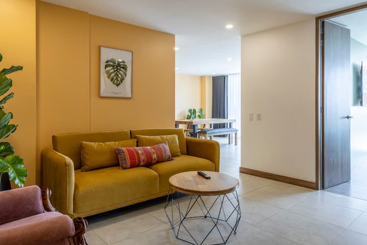 Central Laureles Apt W/ Great Views & 500mbps Wifi - Medellín