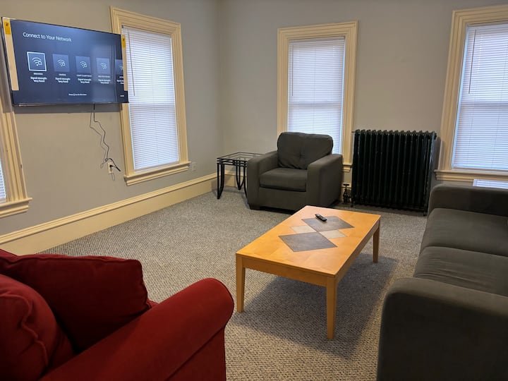 Comfortable Retreat~step Into Downtown ~3bdr/1ba - Burlington, VT