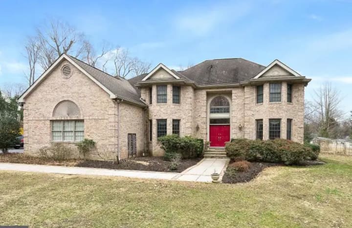 Custom Built Hilltop Mansion With Scenic View - Trenton, NJ