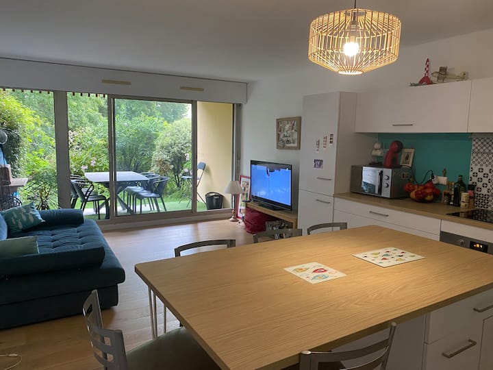 Bel Appartement T3, 75 M2 Avec Petit Jardin - Anglet
