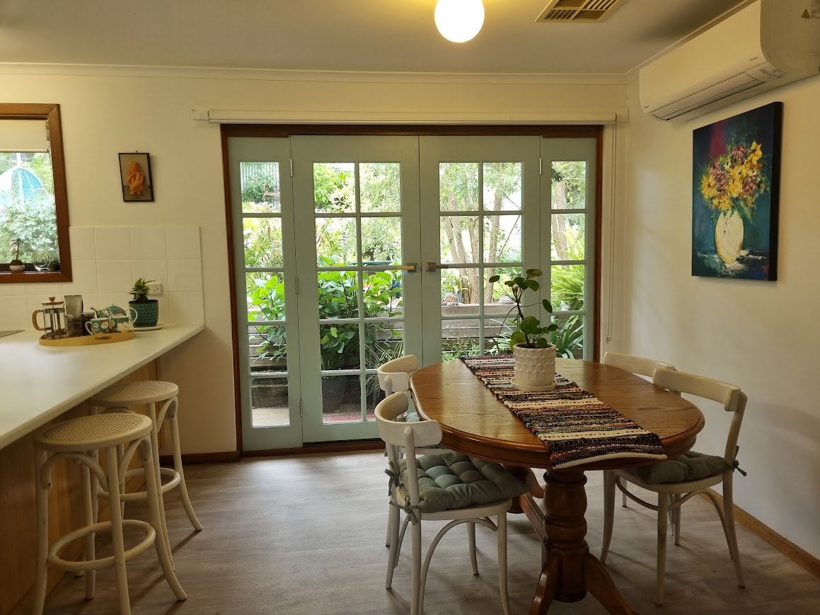 Your home among the gum trees - Houses for Rent in Woodside, South ...