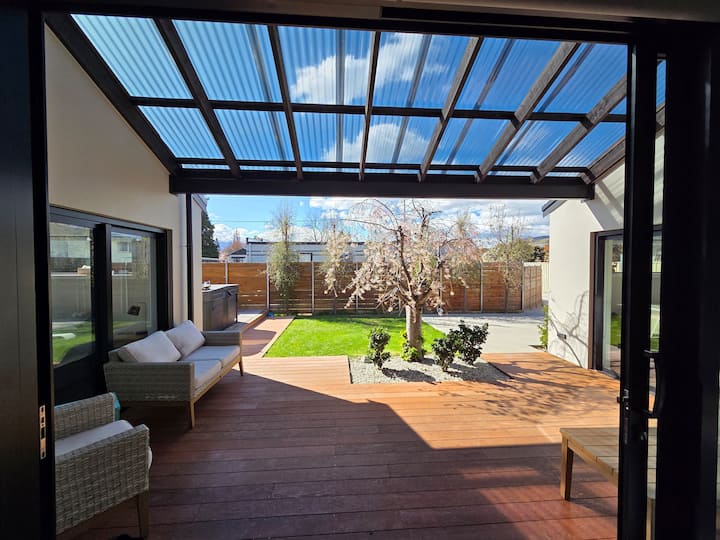 Hidden On Horace - Cromwell