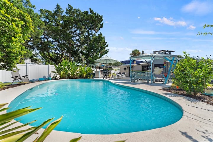 Tipsy Tiki Splash! Pool/pets | Mins To Dt & Beach - セント・オーガスティン, FL