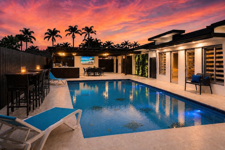 Luxury Modern Stay /Miami/pool Htr/od/kitchen/game - Miami Gardens, FL